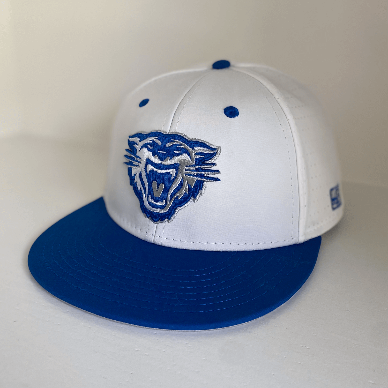 Show Off Your Team Spirit with Our Fitted White Baseball Cap Featuring ...